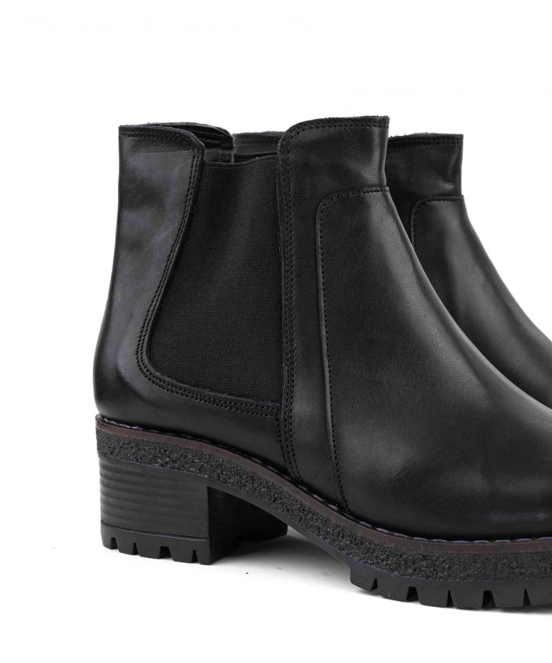 Botas cortas con elástico de cuero negro|Mujeres|Batistella.com.ar