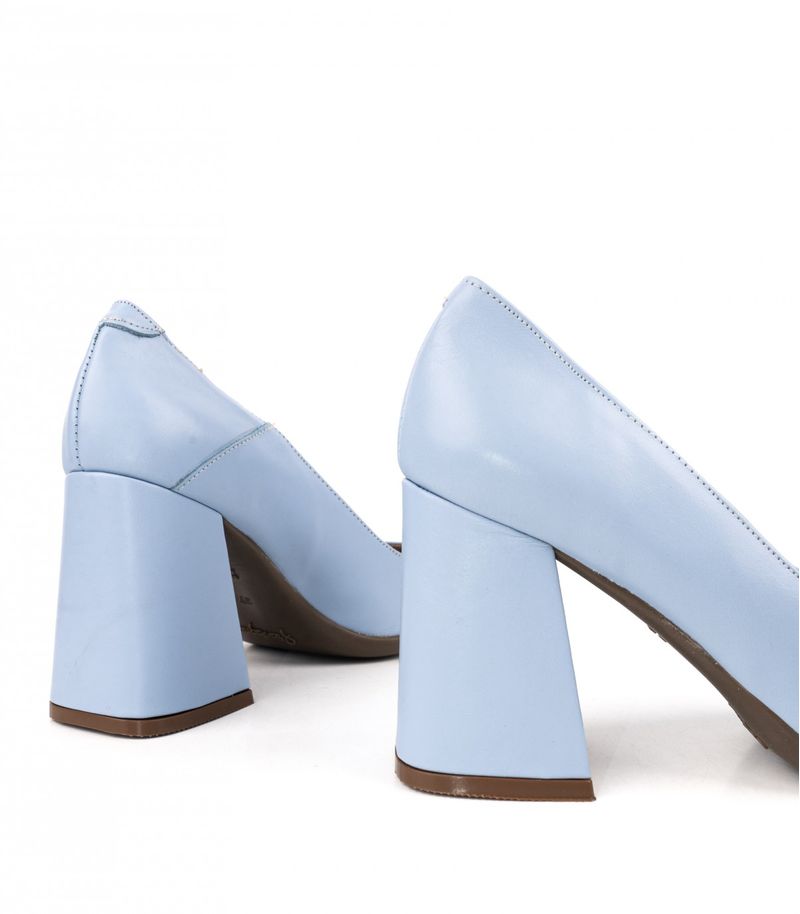 Stilettos de cuero en celeste|Mujeres|Batistella.com.ar - Batistella ...